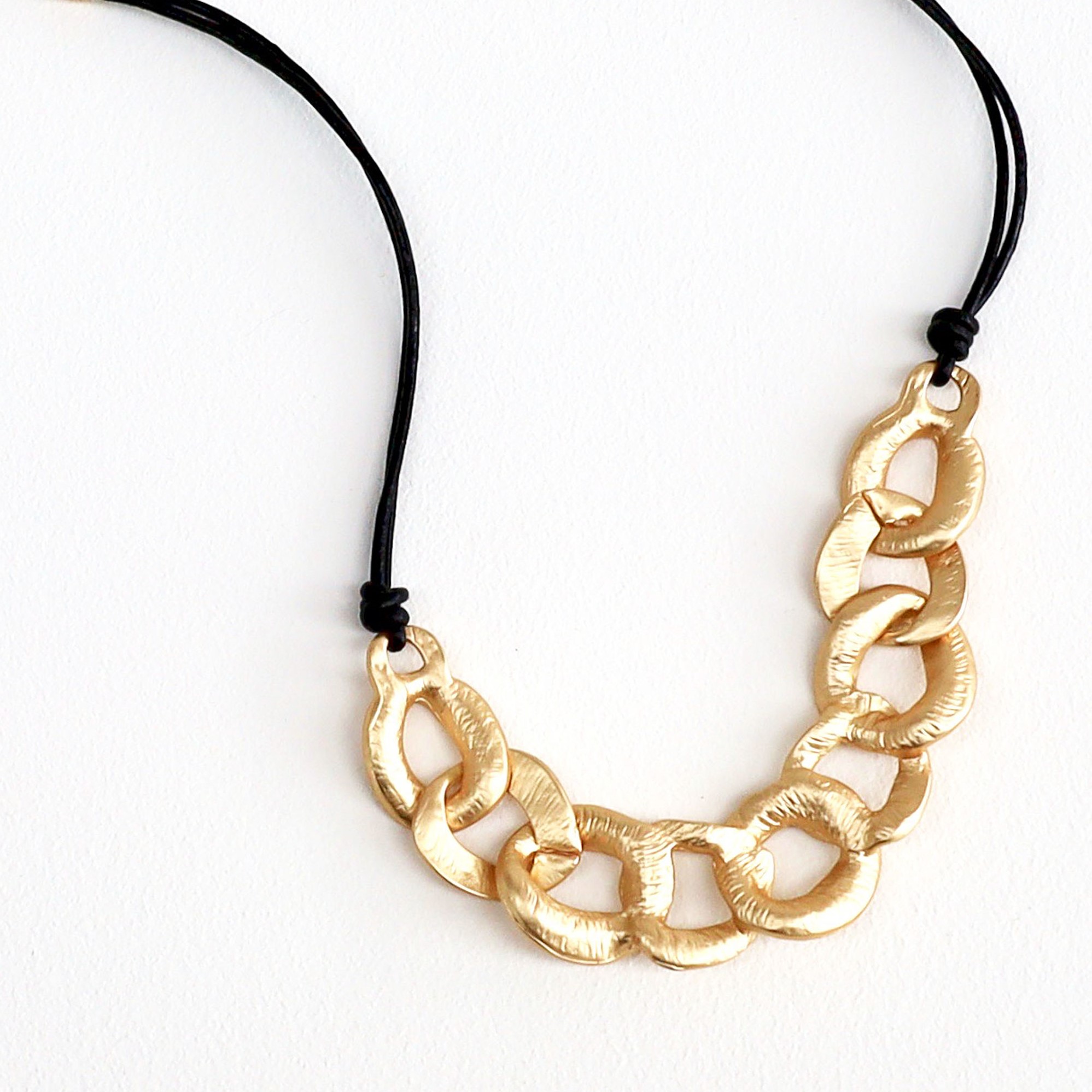 Interlinked Chain Choker Necklace - Archer House Collections
